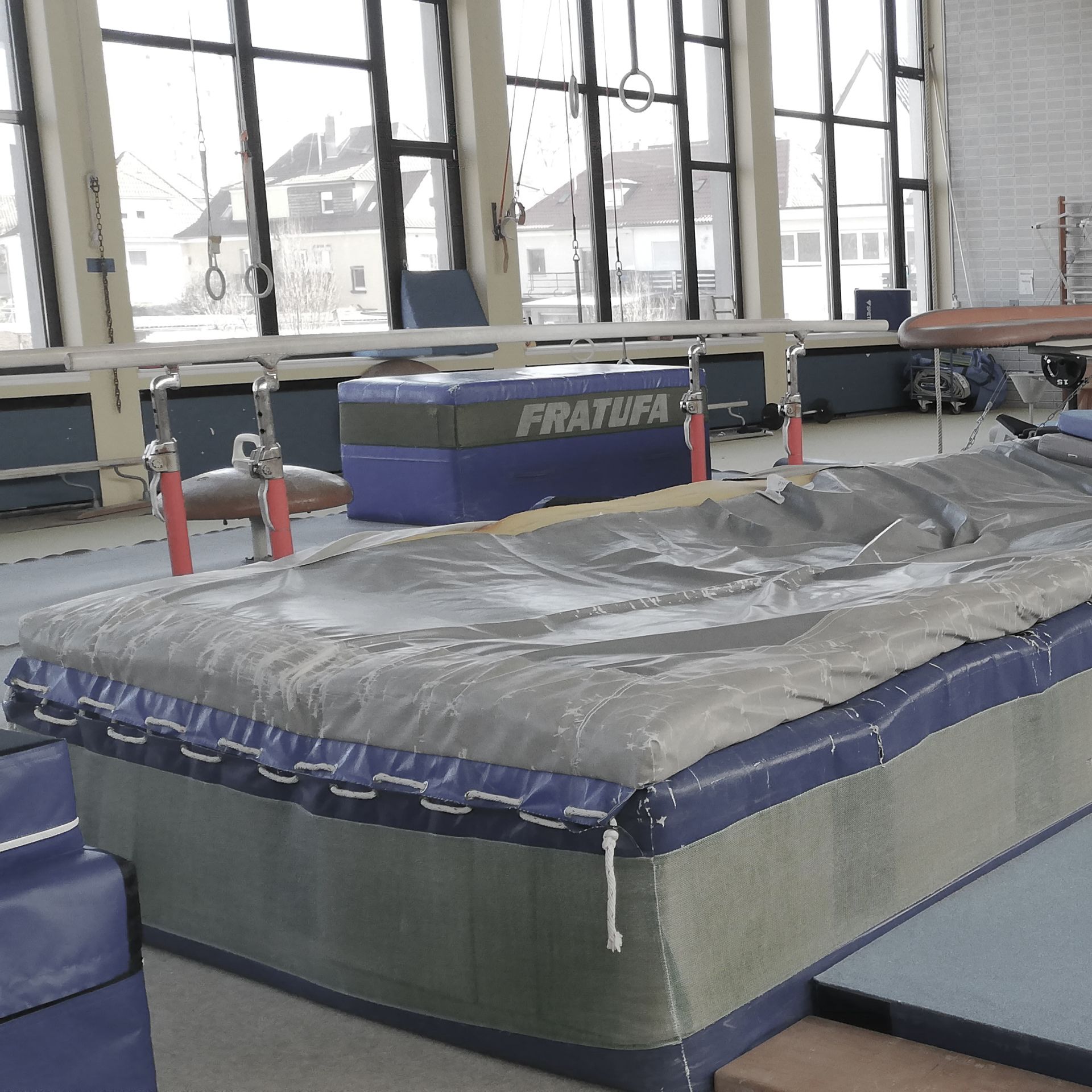 Great pit alternative: customised soft crash mat